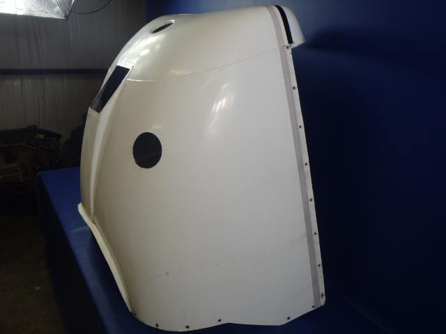 Cessna 0552010-2 COWL ASSEMBLY-LOWER (CRACK IN AIR SCOOP)